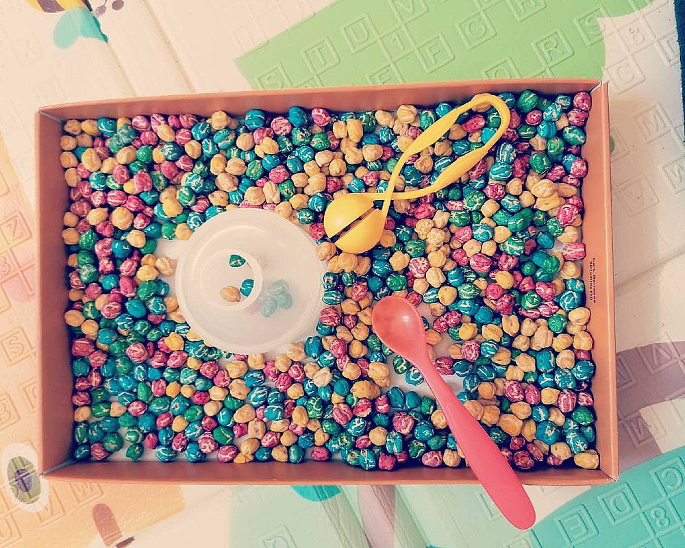 Top 15 des bacs sensoriels rigolos à faire pour les enfants | MOMES