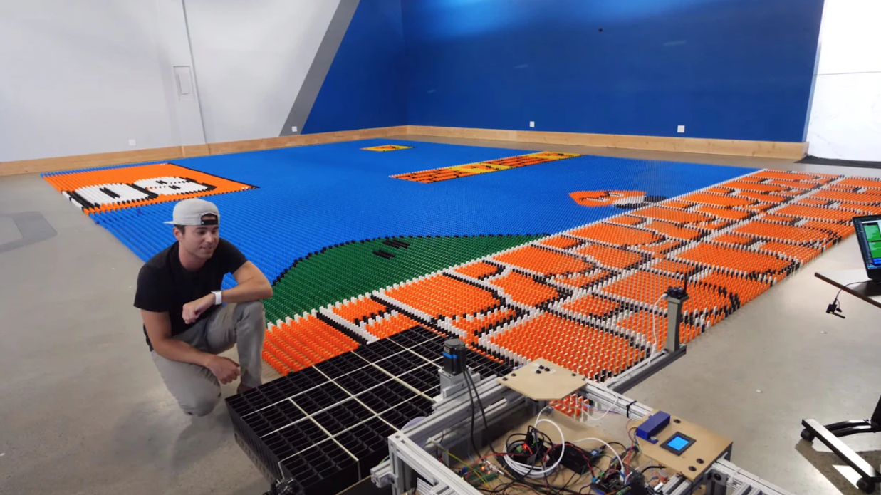 Le robot Dominator établit un nouveau record du monde de domino avec ...