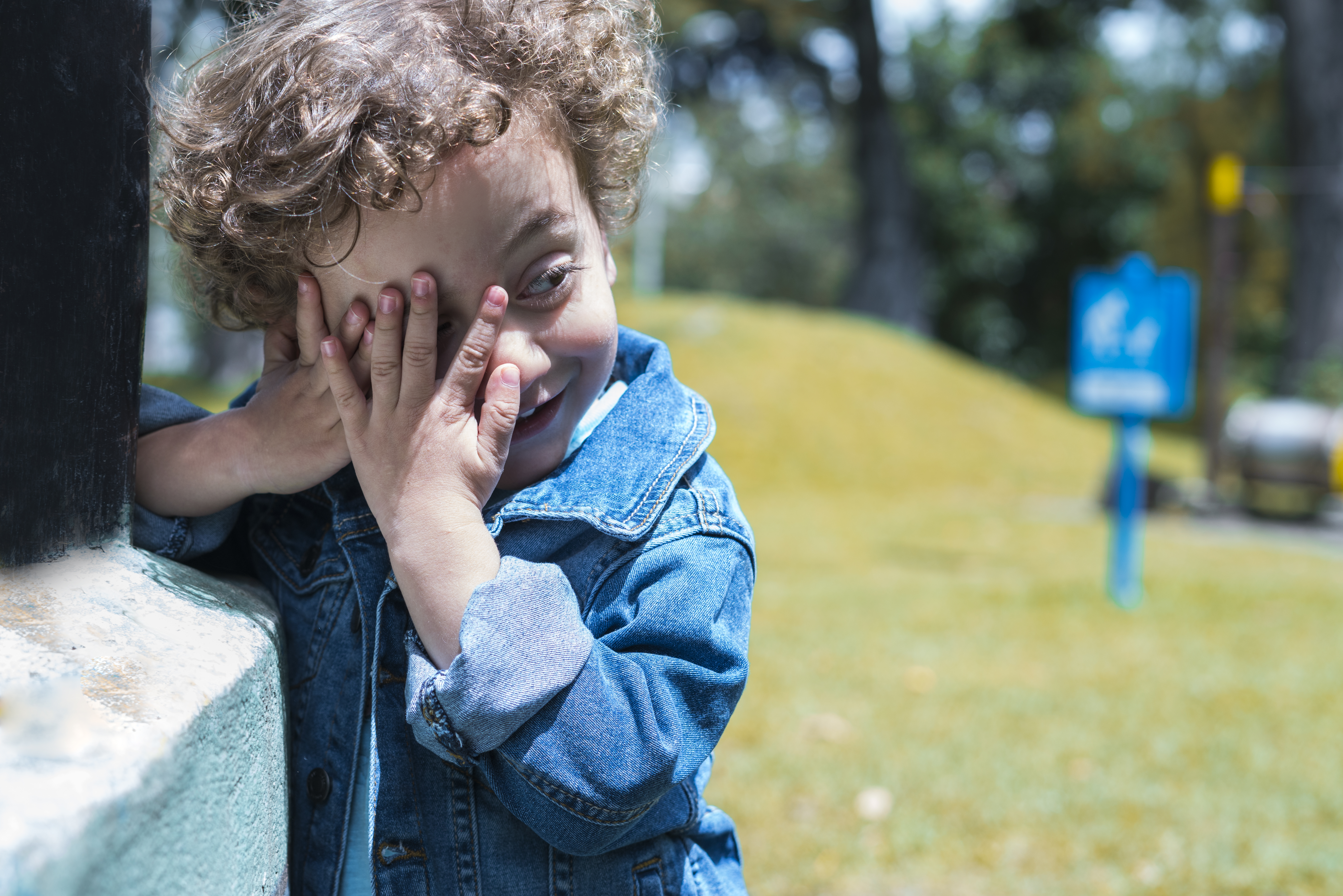 Le célèbre jeu du cache-cache : ses règles, variantes, origines et ...