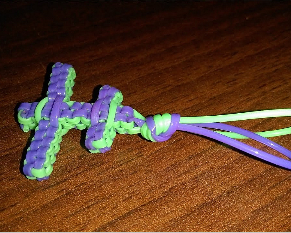 17 tutos avec du scoubidou pour amuser toute la famille | MOMES