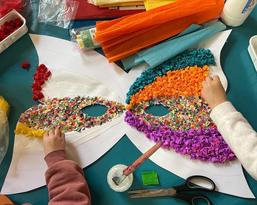 17 bricolages et créations en papier crépon pour enfants | MOMES