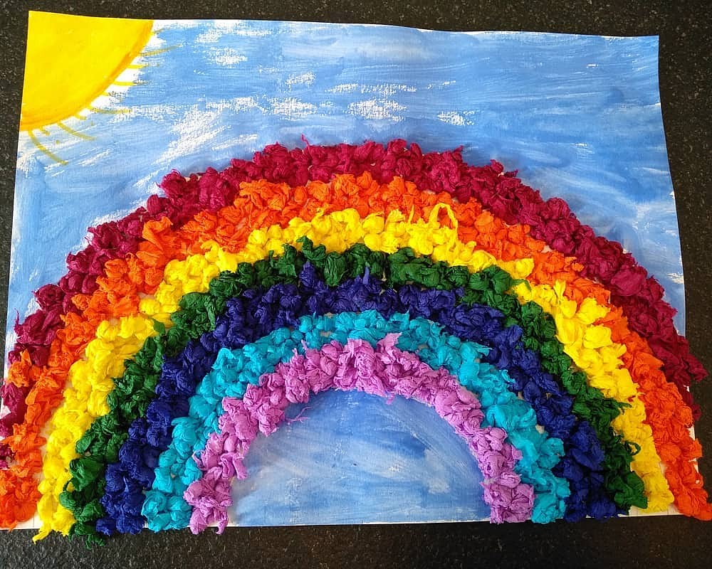 17 bricolages et créations en papier crépon pour enfants | MOMES